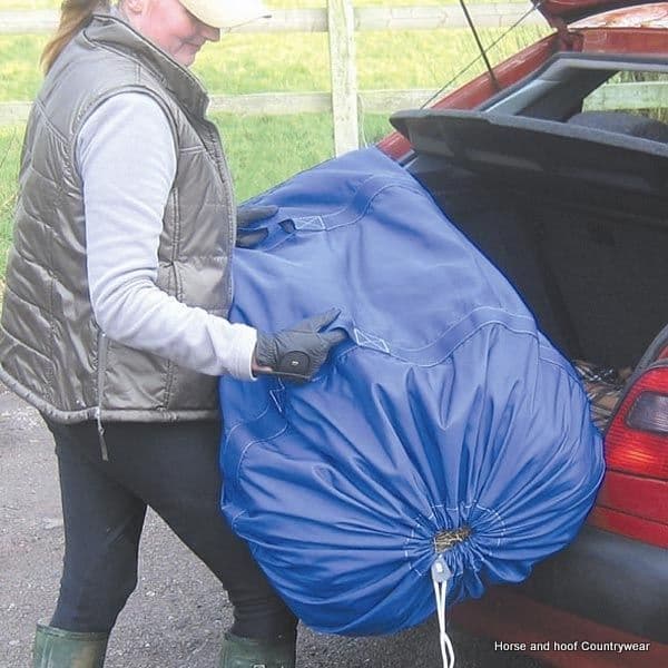 AW Jenkinson Dry Sawdust Bale - horse and hoof